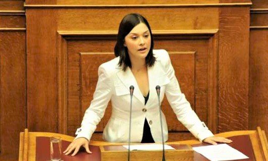 ΝΑΝΤΙΑ ΓΙΑΝΝΑΚΟΠΟΥΛΟΥ: Βουλευτής Β2 Αθήνας του ΚΙΝΑΛ-ΠΑΣΟΚ με καταγωγή ...