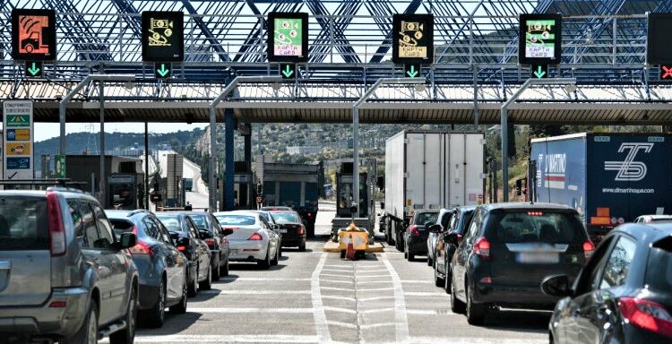 ΑΛΛΑΖΟΥΝ ΤΑ ΔΙΟΔΙΑ : Τέλος στις αλόγιστες χρεώσεις – Θα πληρώνουμε με ...