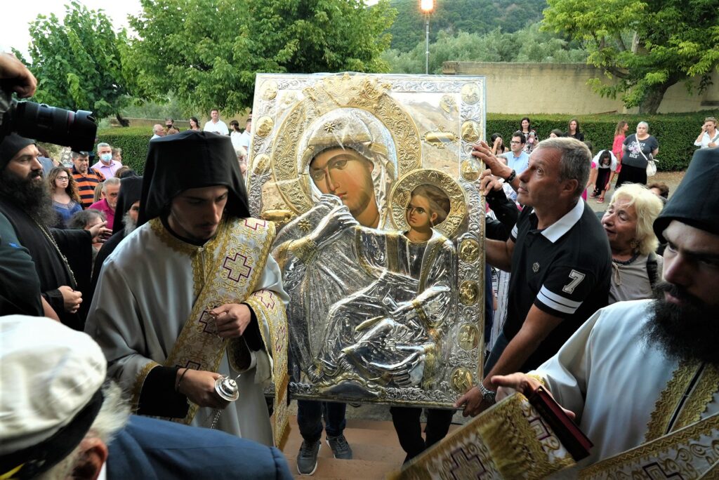 Μεγάλη ευλογία για τη Φωκίδα και τη γύρω περιοχή η θαυματουργός εικόνα ...