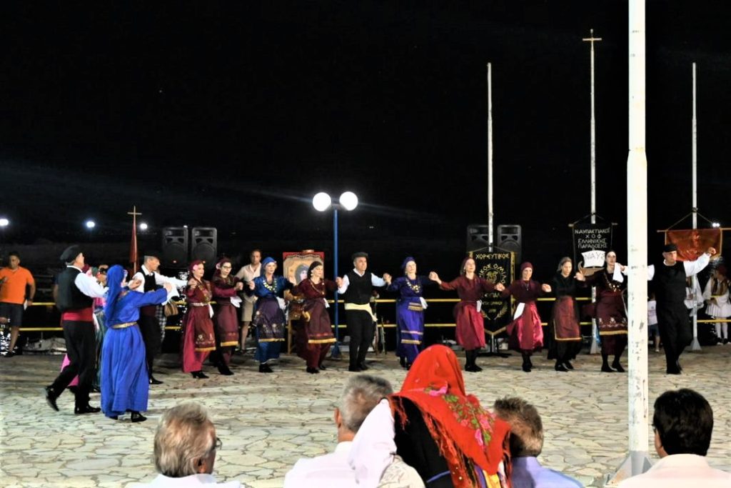 Εντυπωσίασε και χειροκροτήθηκε το ρουμελιώτικο χορευτικό αντάμωμα που ...